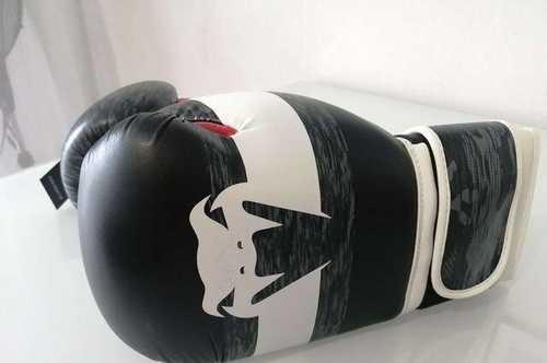 Боксерские перчатки Venum Bandit