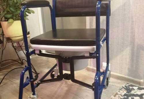 Кресло-коляска с санитарный оснащением