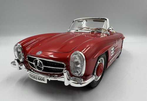 Модель 1:18 Bburago Mercedes Benz 300sl Roadster