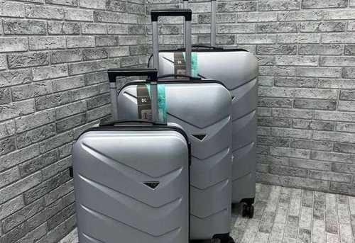 Ударопрочные чемоданы / лот iqgyu 81031