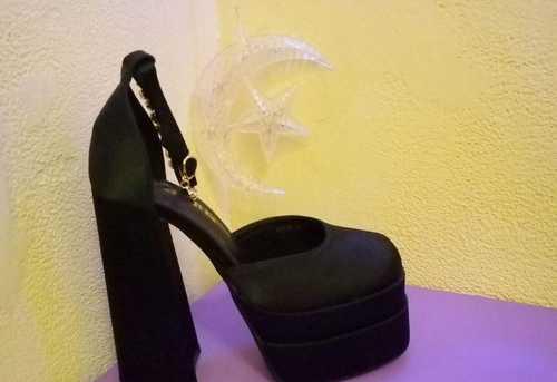 Туфли на высоком каблуке Versace Bratz