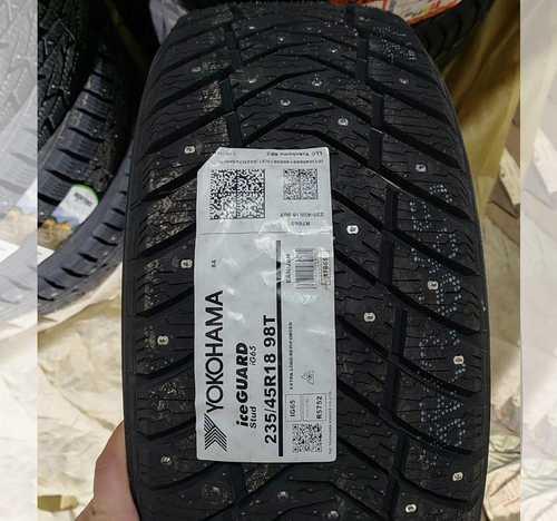 Yokohama Ice Guard IG65 235/45 R18