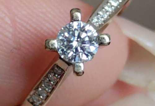 Золотое кольцо с бриллиантами бренд