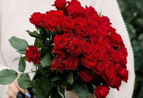 Траурный букет из 20 кустовых красных роз 40 см (К