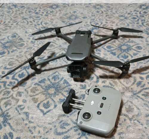 Квадрокоптер dji мавик 3 pro