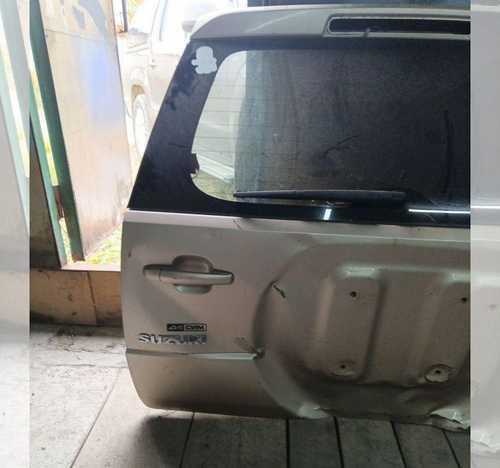 Крышка багажника Suzuki Grand Vitara 2006 года