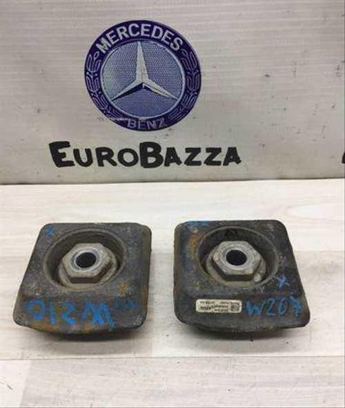 Опора редуктора задняя Mercedes W204