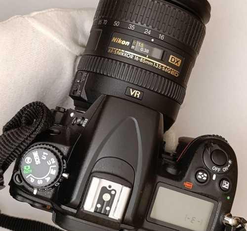 Nikon d7000 с проф объективом 16-85mm пробег 32т.к