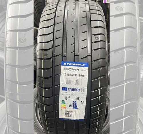 Triangle EffeXSport TH202 235/45 R19 99W