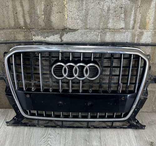 Решетка радиатора Audi Q5