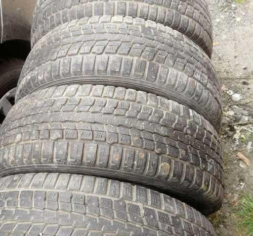 Dunlop SP Winter Ice 01 205/60 R16 92T