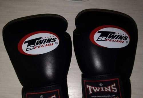 Боксерские перчатки twins 12