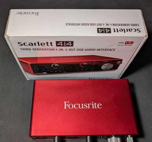 Звуковая карта Focusrite Scarlett 4i4 3 Gen