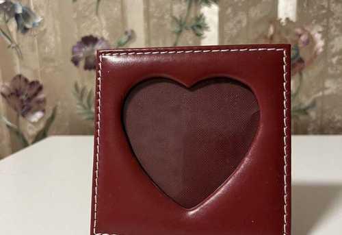 Красная рамка для фотографии из эко кожи сердце