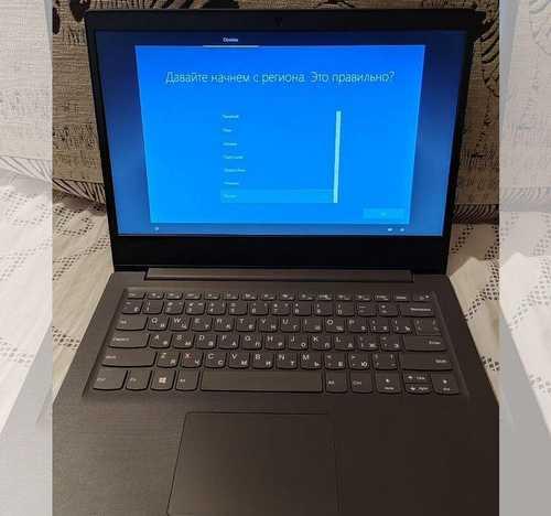 Ноутбук Lenovo V14-ADA 14"