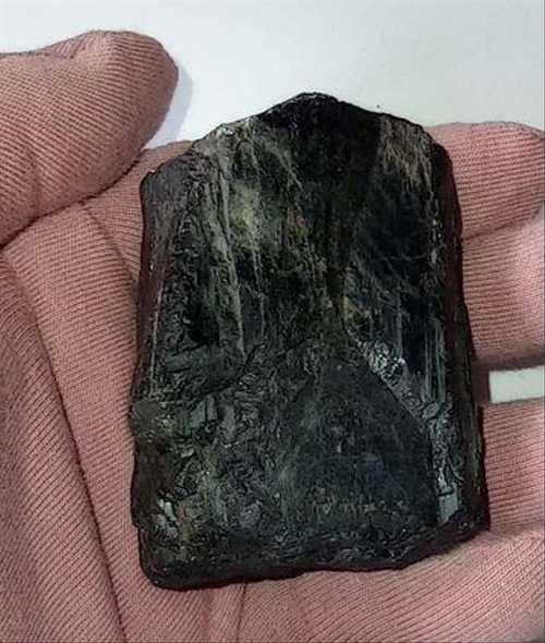 Турмалин Шерл натуральные камни минералы