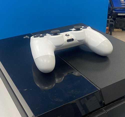 Sony playstation 4 FAT 500 гб один геймпад
