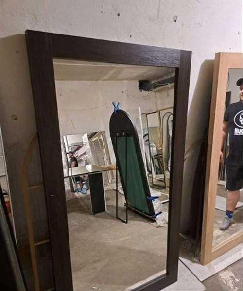Зеркало в деревянной раме от производителя