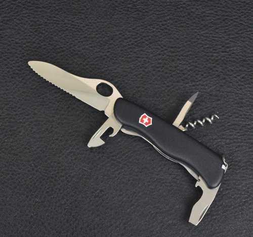 Victorinox Nomad One Hand, 111 мм, 11 функций