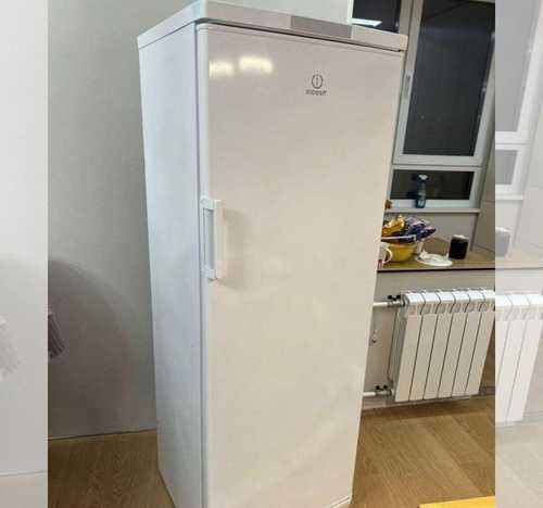 Холодильник Indesit 170 см в идеале