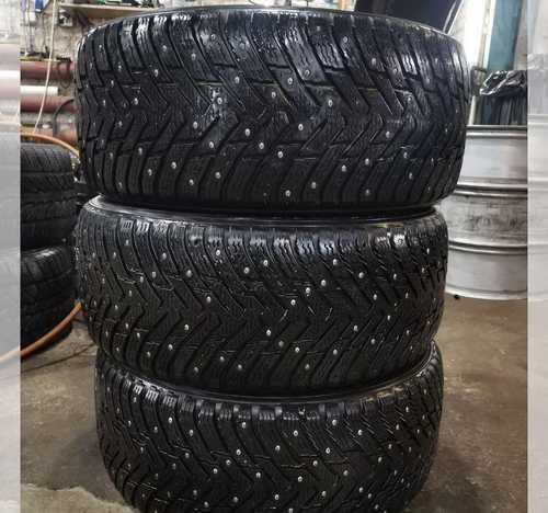 Nokian Tyres Hakkapeliitta 8 235/50 R17 100T