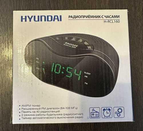 Радиоприемник с часами Hyundai