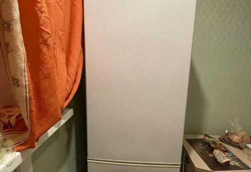 Холодильник бу (нужно заправить хладагент)