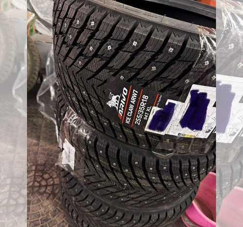 Arivo Ice Claw ARW7 225/40 R18 и 255/35 R18 T