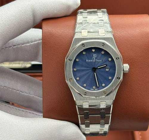 Безумно красивые женские часы Audemars Piguet