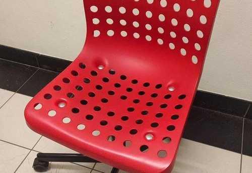 Компьютерное кресло красное Икеа