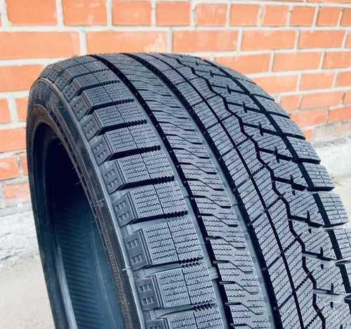 Sailun Ice Blazer Arctic 215/60 R16 99H