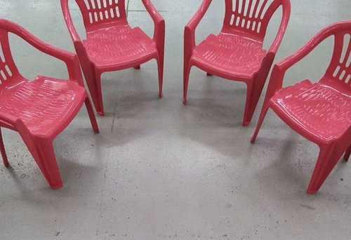 Стол и стулья пластиковые детские