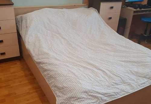 Кровать двухспальная с матрасом 140 200 втчм