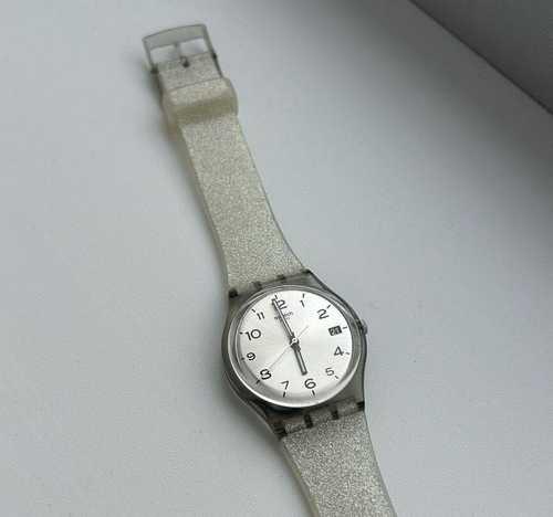 Наручные часы Swatch серебристые блестки женские