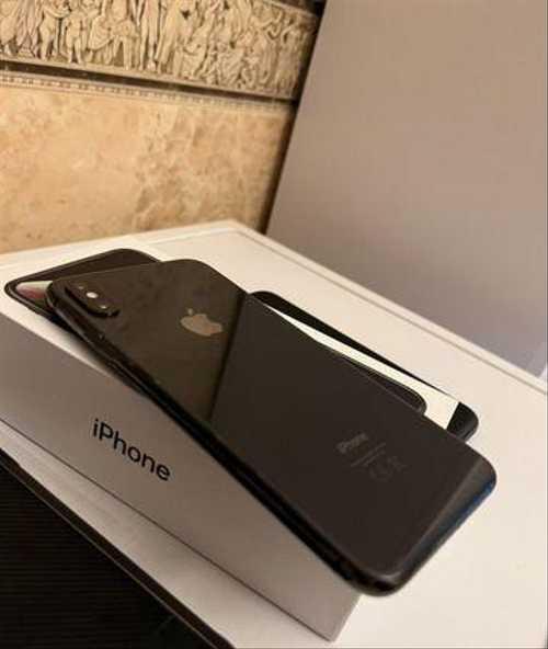 Телефон iPhone xs max 256. В наборе 3 чехла