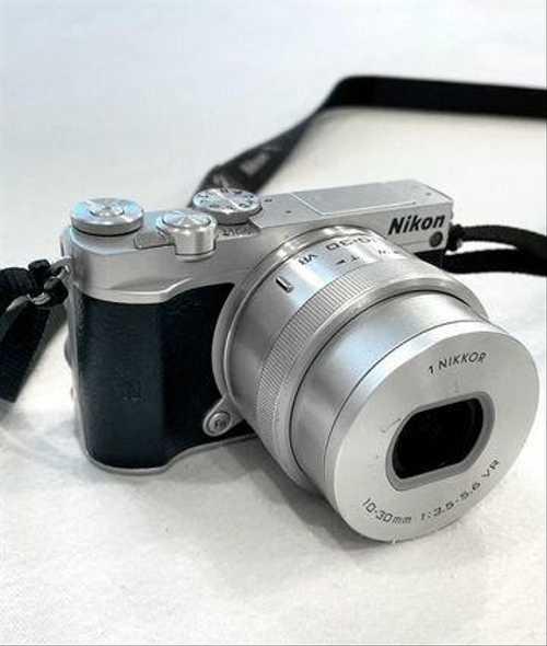 Nikon 1 J5 Kit 1 Nikkor 10-30mm f/4,5-5