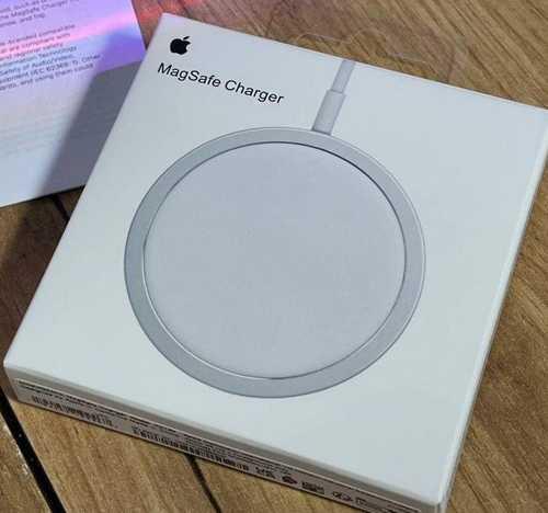 Беспроводная зарядка Apple MagSafe