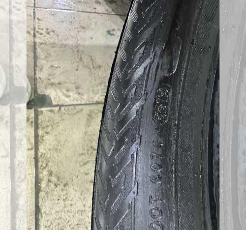 Nokian Tyres Hakkapeliitta 8 SUV 255/50 R20 109T