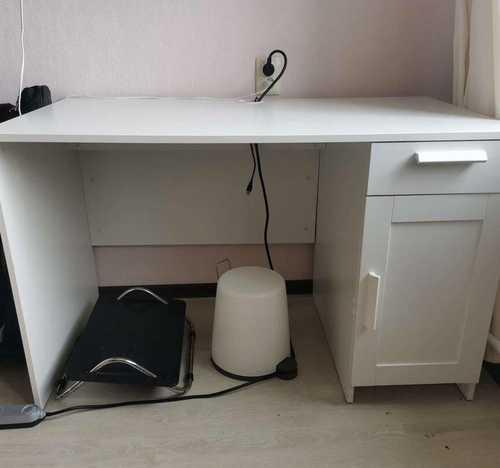 Стол IKEA бримнэс brimnes