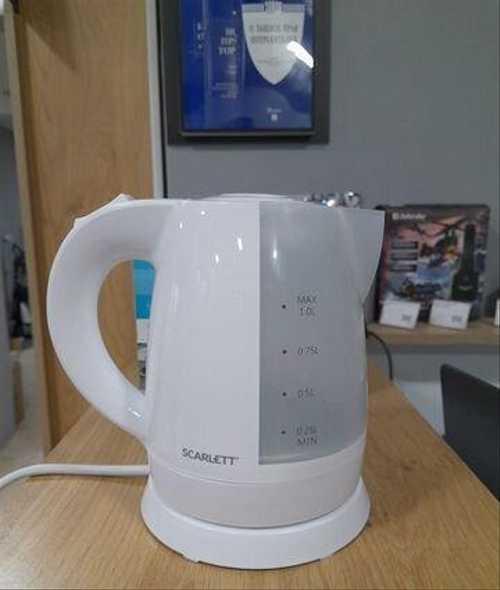 Чайник Scarlett SC-EK18P40 1 литр