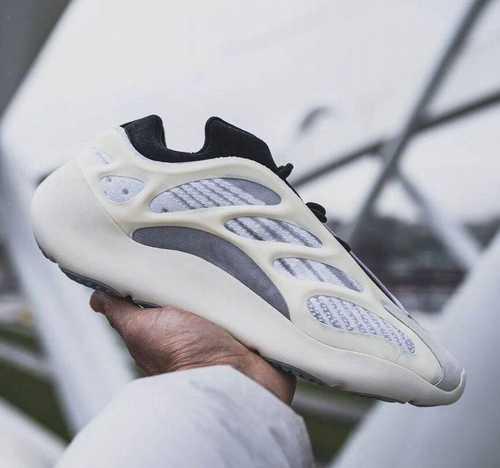 Кроссовки Adidas Yeezy 700 v3 Azael (36-45)