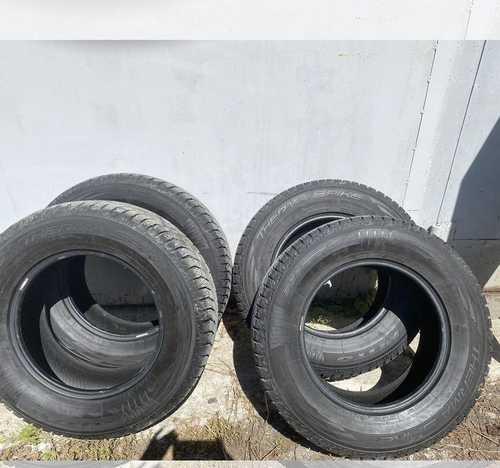 Nitto Therma Spike 265/65 R17 19C