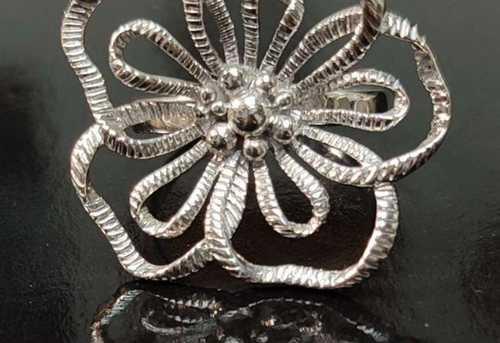 Кольцо серебряное цветок, проба 925. Размер 17.0
