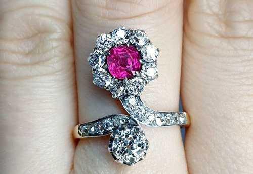 Антикварное золотое кольцо с бриллиантами и рубин