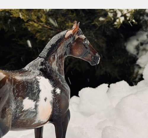Фигурка лошади breyer