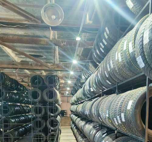 Hankook Winter I'Pike 215/65 R17 98T