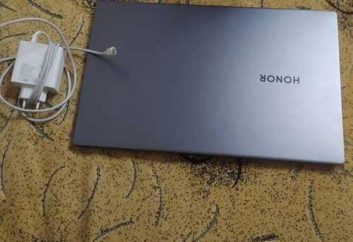 15.6" HONOR MagicBook X 15 BBR-WAH9, 512 ГБ, Core i5-10210U, RAM 8 ГБ, Intel UHD Graphics