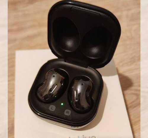 Беспроводные наушники samsung buds live