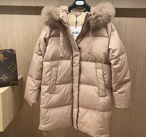 Пуховик женский Max Mara с мехом