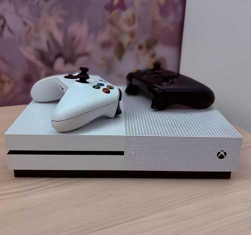 Microsoft Xbox One S, 512 ГБ, 2 геймпада